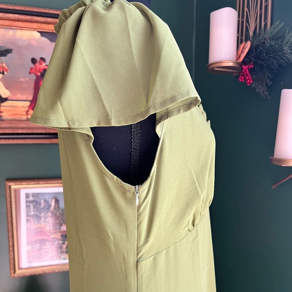 Dresses | The Green Ruched Trim Poet Sleeve Midi Dress With Tie | Poshmark